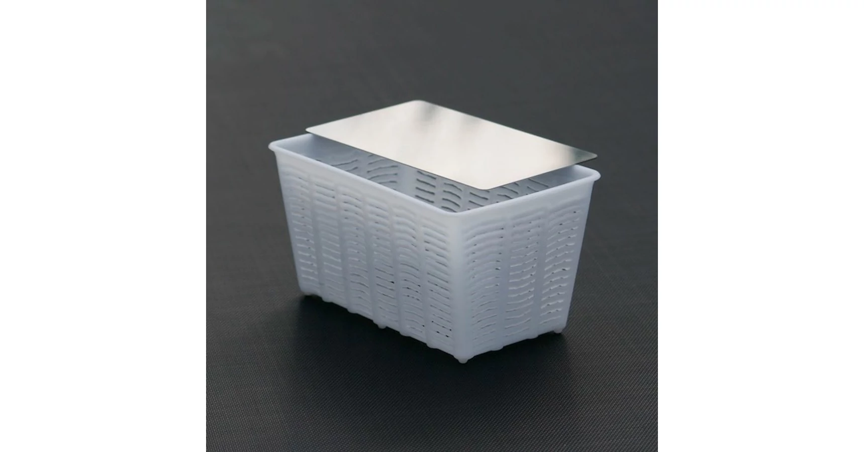 1.5 kg rectangular Cheese mould * €2.50