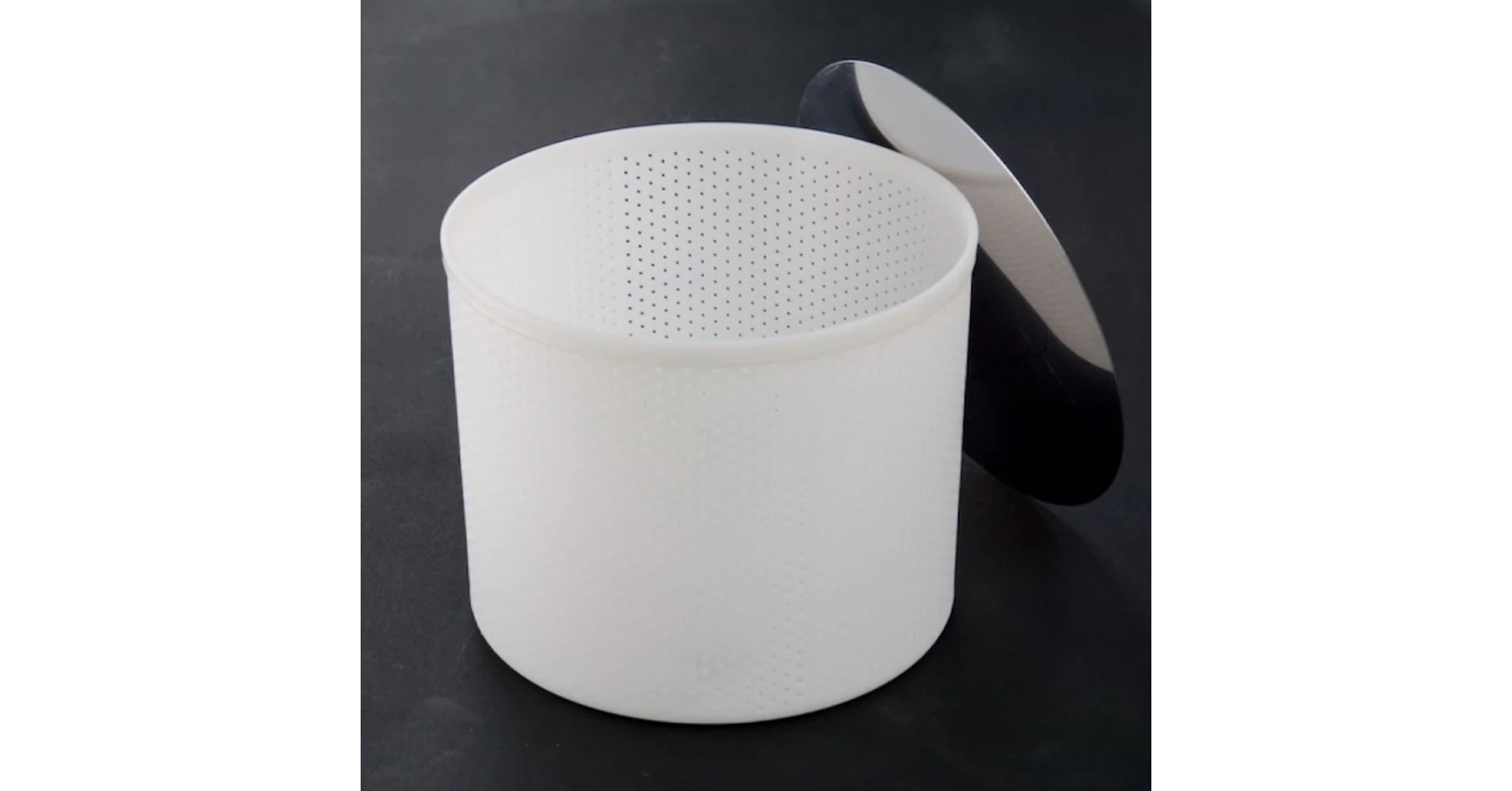 4 kg Cheese mould * €10.00